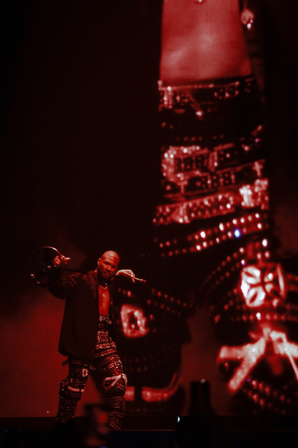 Live Review: Usher – 8th April 2025 – O2 Arena, London, UK